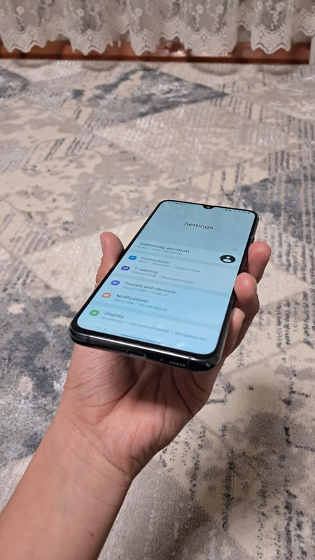 Samsung S90  5G 8/128