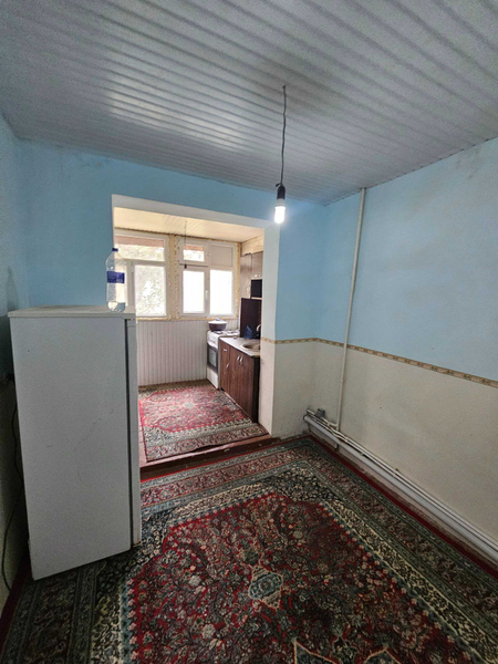 2 xonali 60m² 2-qavat uy sotiladi.