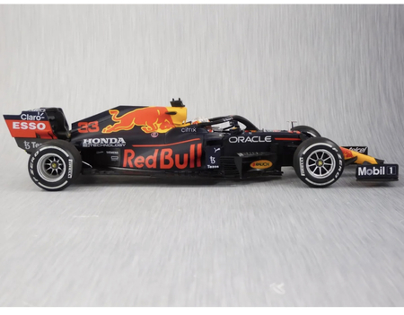 Модель Formula 1 1:18