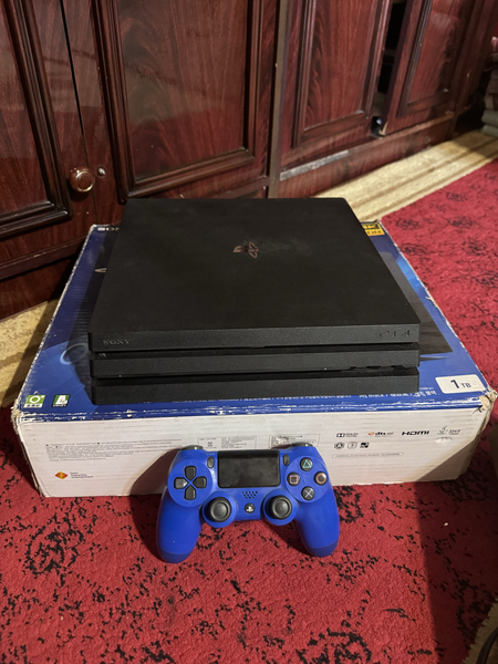 Playstation 4 pro 1TB