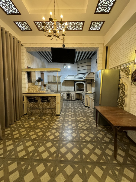 Dacha White_House
