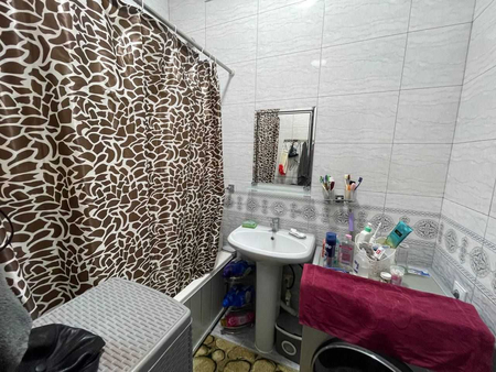 Срочно продаётся квартира в  новостройке 3/3/5 на Алма-м районе(J2552)