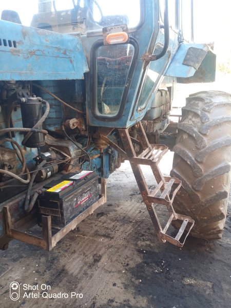 MTZ 80 traktori sotiladi