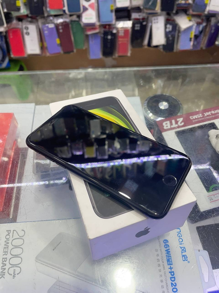 Iphone SE 64 GB karobka dakument