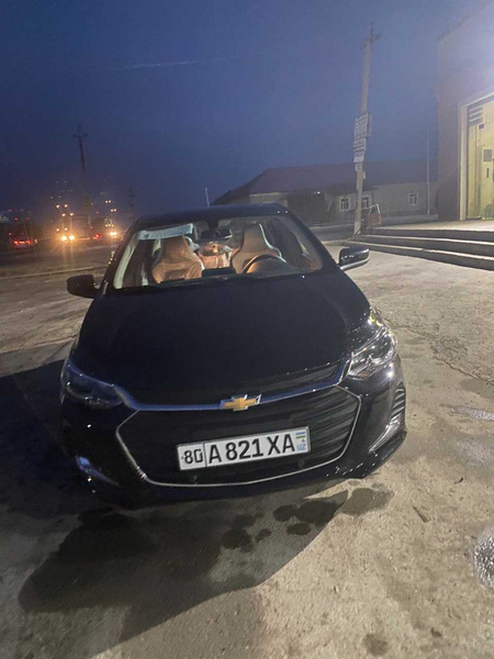 Onix sotiladi 6 pozitsiya