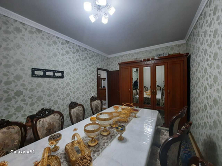 Юнусабад: просторная 4-комнатная квартира 4/2/9  (J3567)