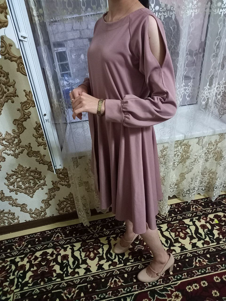 Вечерние и нарядное платье в хорошем состоянии.