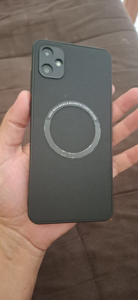 Продам Samsung A05 4/128 гб состояние идеалное каробка доки ест