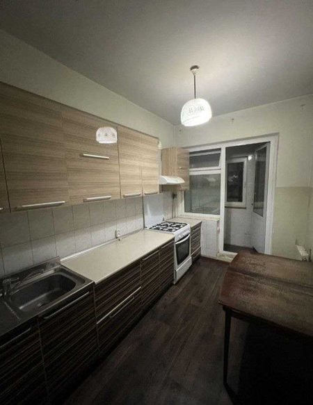 Продаётся!  Ойбек   .3/9/9.   монолит   72м²