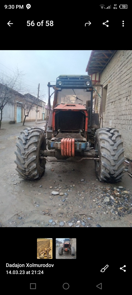 Traktor sotiladi.