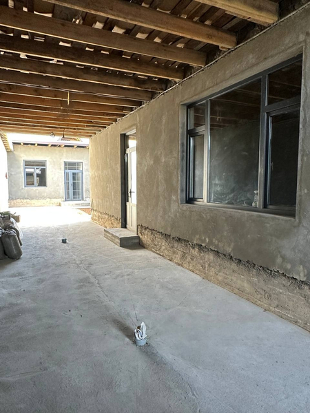 Hovli sotiladi 4+ sotix yangi qurilgan