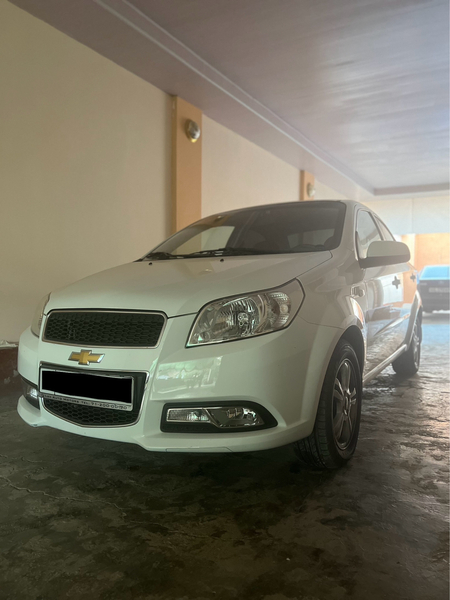 Avtomat / Nexia / 4 Positsiya / Benzin