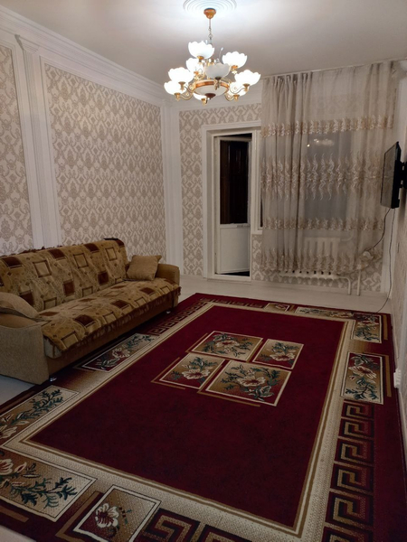 Сдаю 2ком./3/5 Юнусабад 17кв-л.12поликлиника.С ремонтом и обстановкой.