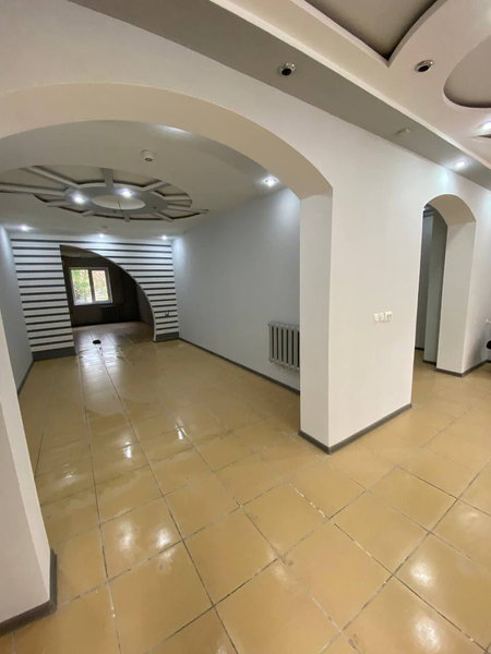 Аренда не жилое квартира 140кв 6 комнат
