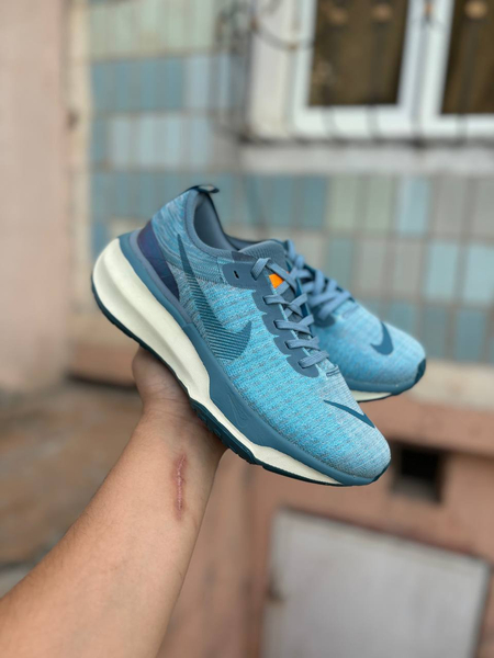 Nike zoom x     .