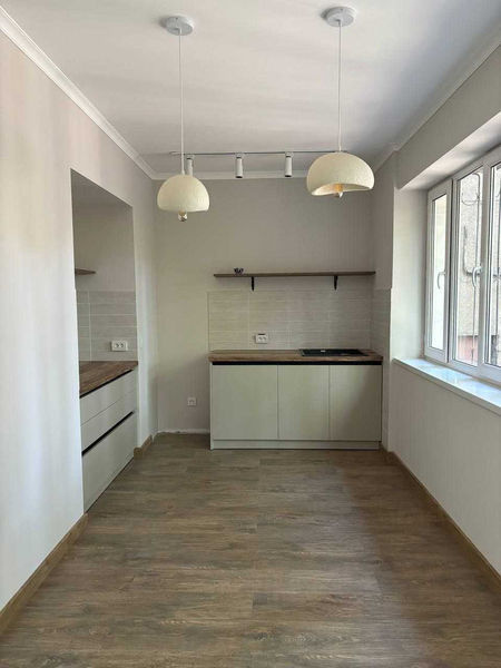 Срочно сдаётся помещение под офис 90 м²    Ор-р: ЖК Акай сити    (ХМЕ)
