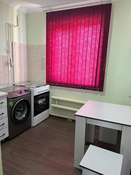 1 xonali kvartira barcha jihozlari bilan sotiladi