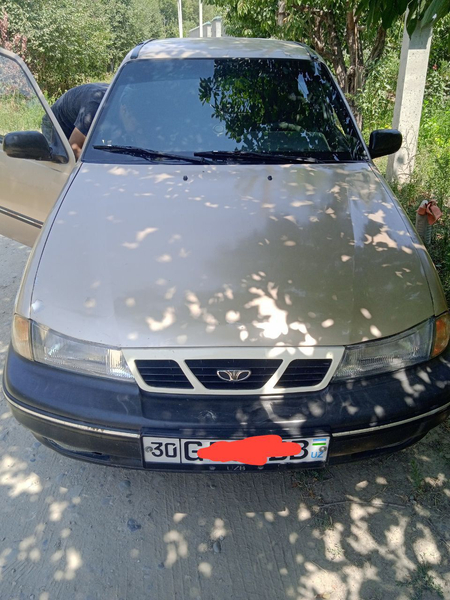 Daewoo Nexia 1 .