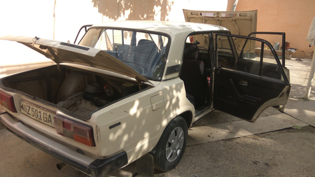 Vaz 2105 sotiladi