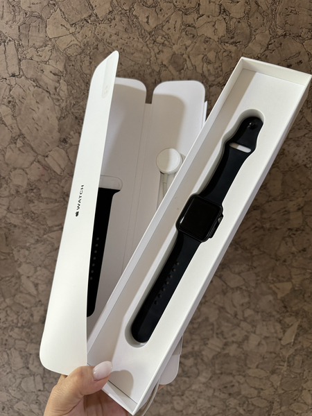 Продам Apple watch 3 38 mm
