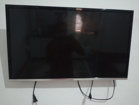 Satilatin sostoyeniesi zor buzilmagan taza Xolodelnik menen Televizor