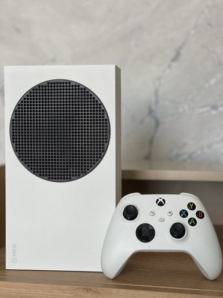 Xbox Series S 512 gb SSD в отличном состоянии
