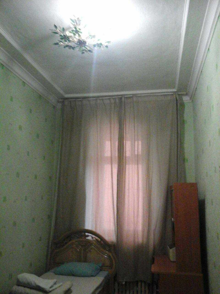 Продам 4-х комнатную (82 кв.м)в Шайхантахурском районе,метро Пахтакор.