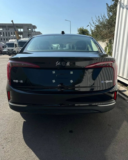 Honqi E-qm5\\n17.100$