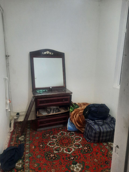 Продаю квартиру Яшнабадский р-он Авиасозлар-3. 1-ком в 2-х 4-этаж 4-эт