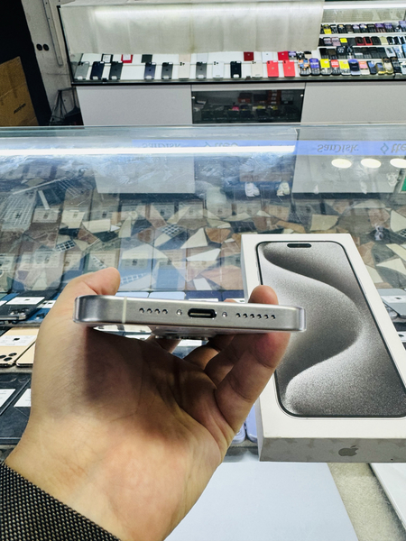 iPhone 15 Pro Max 256 gb yengide