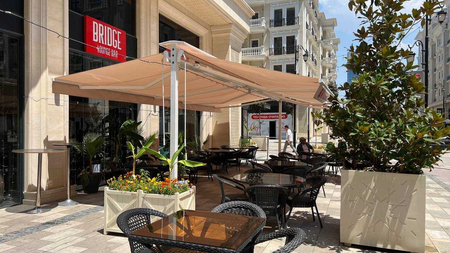 T Markiza. Kafe restoran va uylar uchun soyabonlar.
