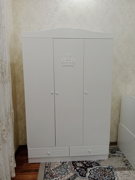 Bolalar mebeli komplekt sotiladi