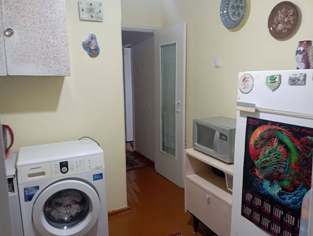 Чилонзар 10 кв 1 комнатная 2 этаж