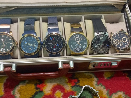 Ulysse nardin
Holati yaxshi, mexanika
Ichidegi hamma funksiyasi ishlid