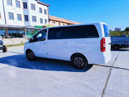 JAC M3 Plus минивенни  Б правада ҳайдаш мумкин