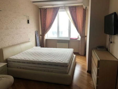Сдается квартира с прекрасным видом на город. Метро Айбек 200м