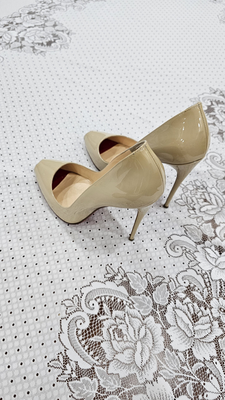 Продам louboutin туфли оригинал!