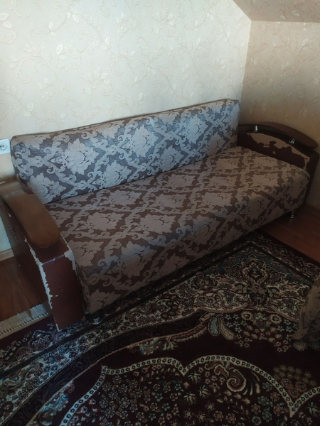 Ўзимиз фойдаланган ҳолати зўр гилам сотилади.