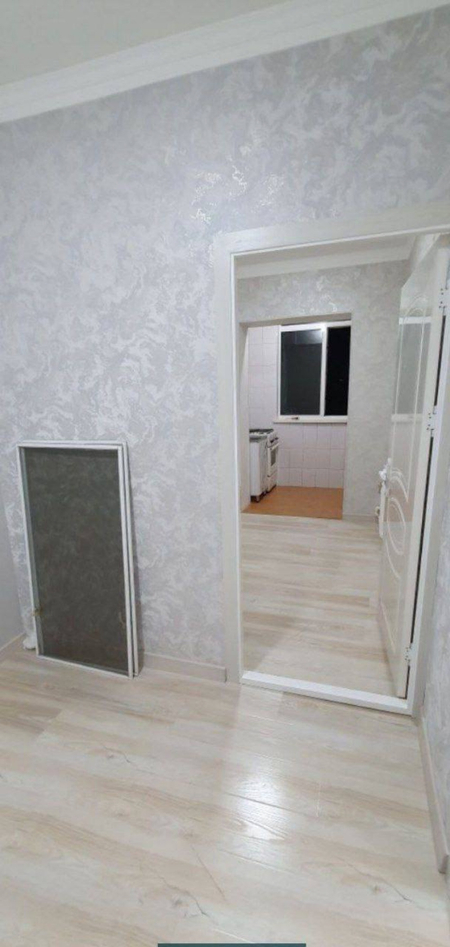 Продается на Глинке 8 роддом, 1/4/4 кирпич 42м2