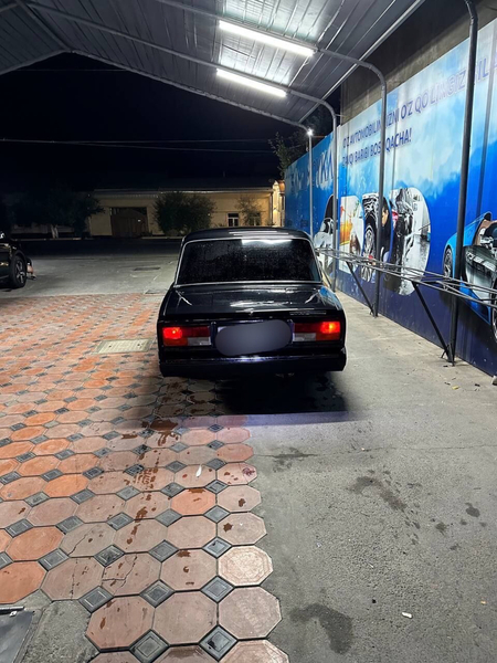 Vaz 2107 qora  2012 yil sotiladi