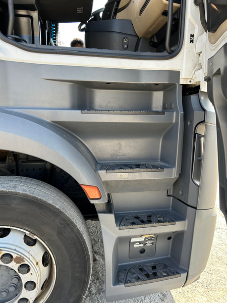 Mercedes-Benz Actros 1845LS