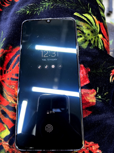 Galaxy A90 5G xotira 128gb holat yaxsh