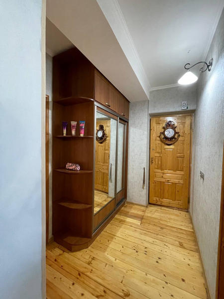 Продается 3в4/4/4 на Ц-5
