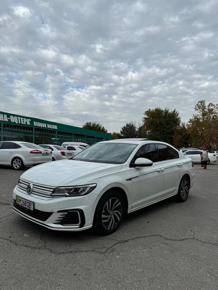 Продажа машина Volkswagen e-bora