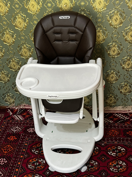 Стульчик для кормления Peg Perego Tatamia Follow me