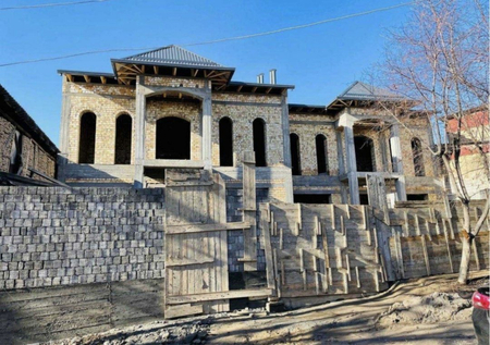 Юнусобод Хасанбой постдан  1,3 км кирганда 4 сотих коробка