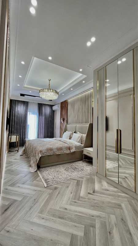 3-к. квартира, 142 м², 5/10 эт.