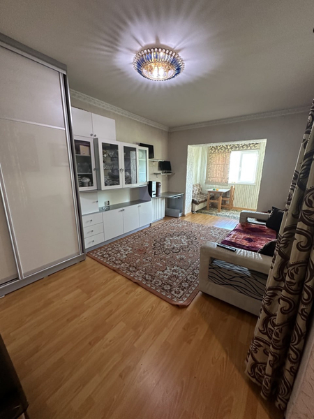 Продам квартиру 2/4/4 на Буз 2 77-серия