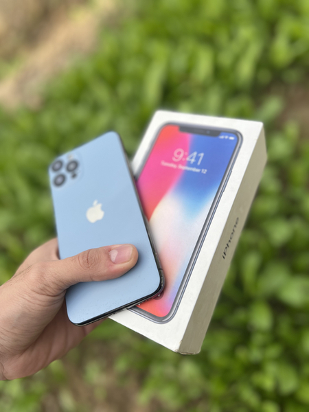 iPhone x 64 gb.