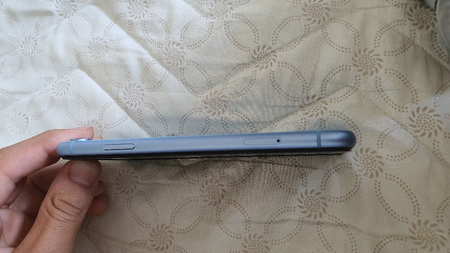 Iphone XR 64 lik 2 mln bitari